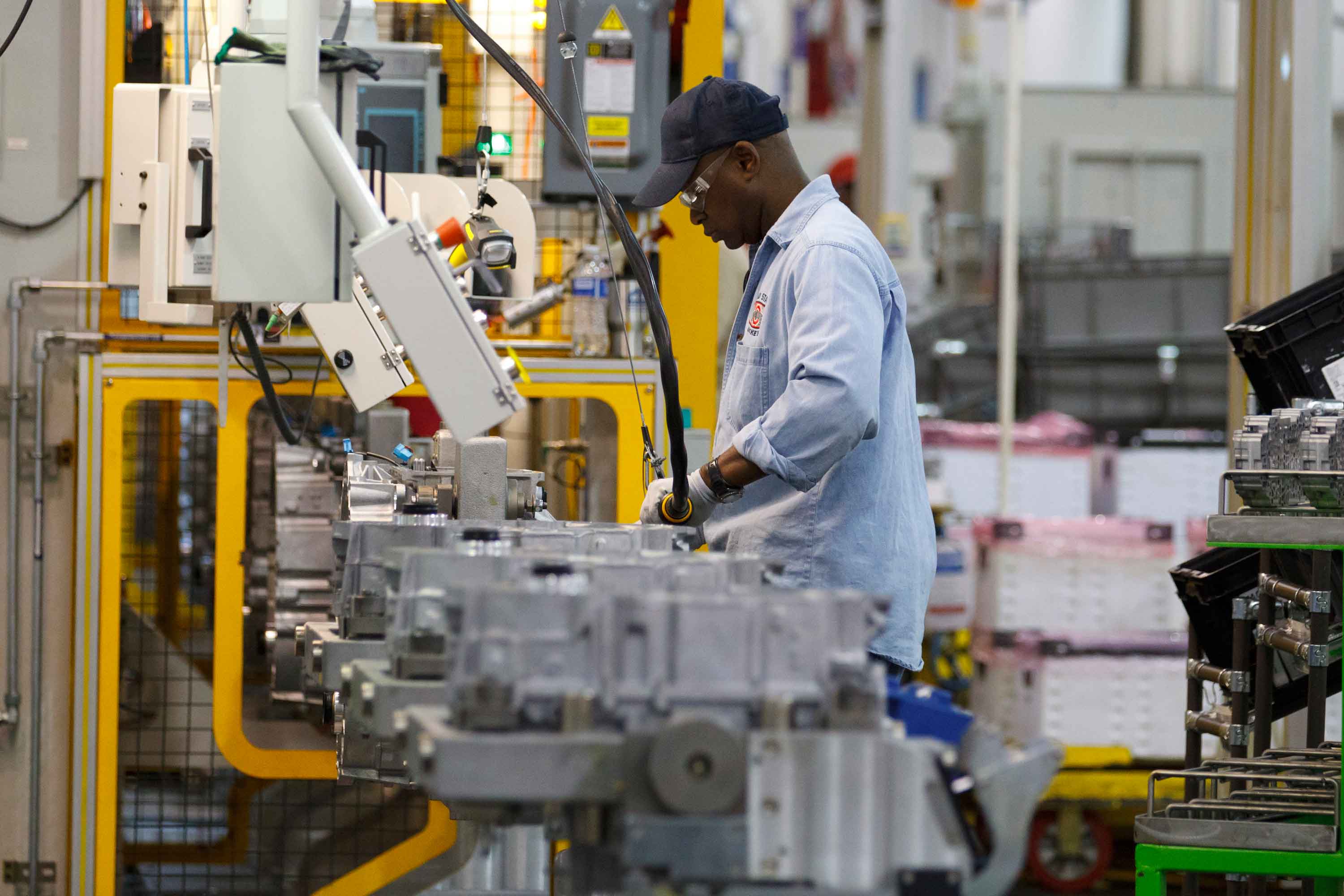 Auto Workers' Return A Ray Of Hope For Economy | Positive Encouraging K ...