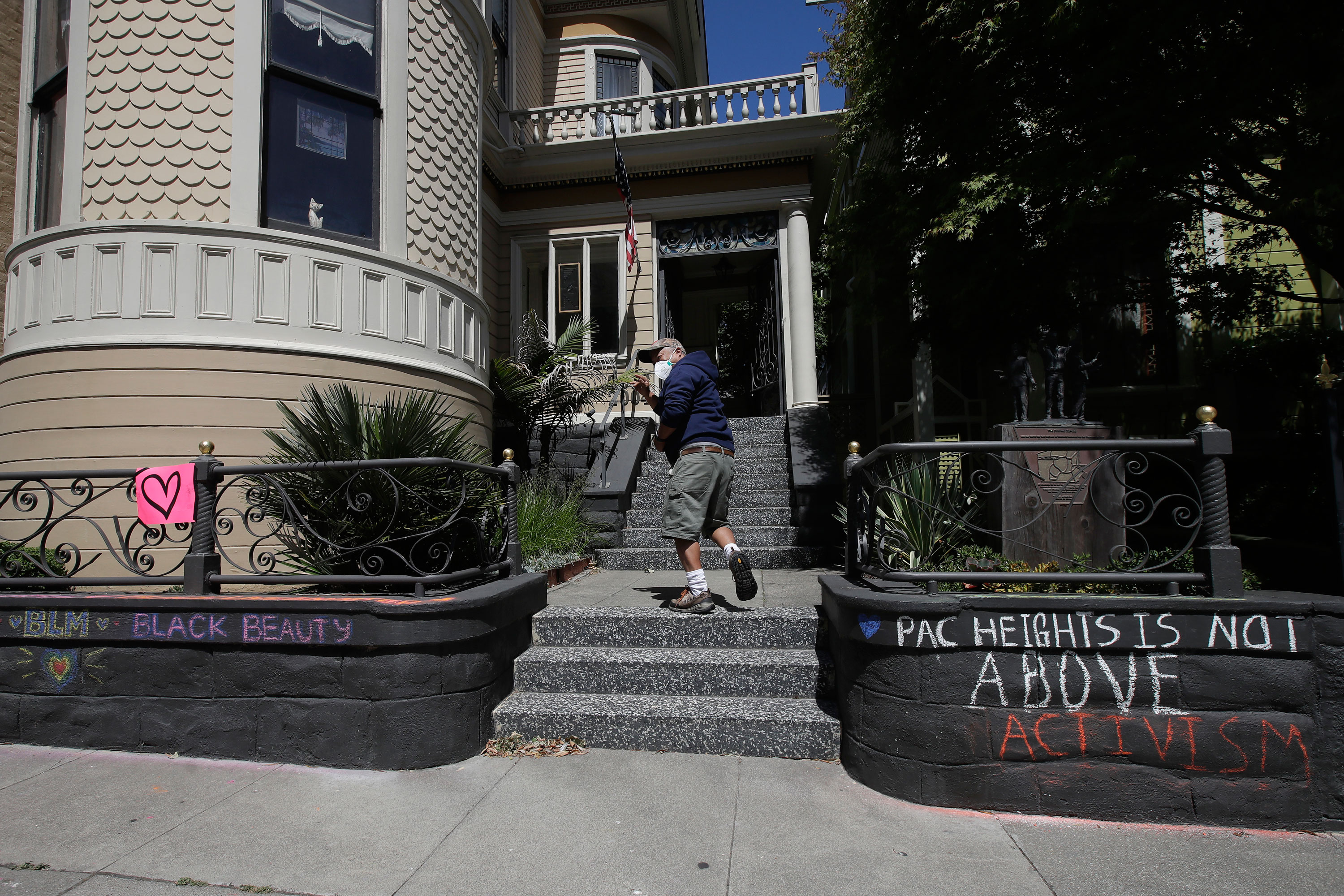 Woman Apologizes After Internet Backlash From Confronting Homeowner ...