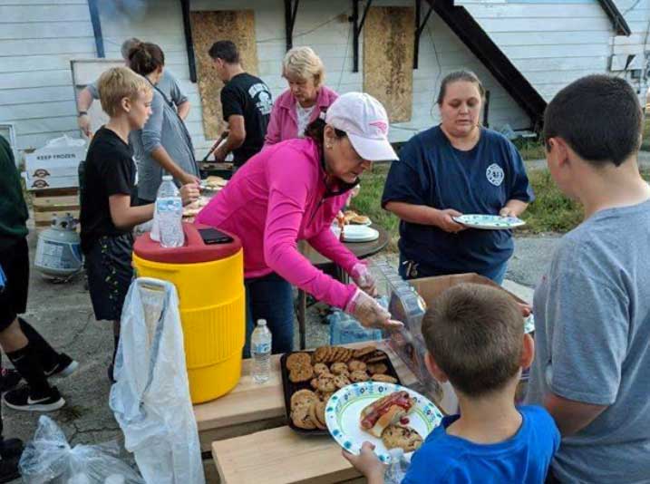 'Macaroni Mondays' Give At-Risk Kids Encouragement, Consistency ...