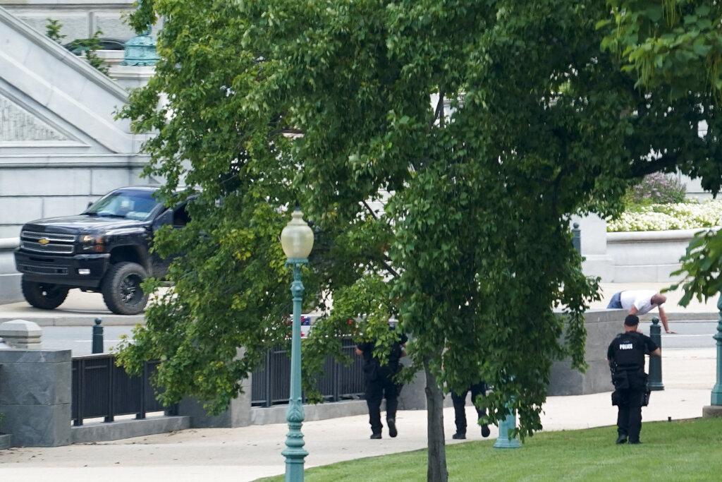 Man In Custody After Claiming To Have Bomb Near US Capitol | Positive Encouraging K-LOVE