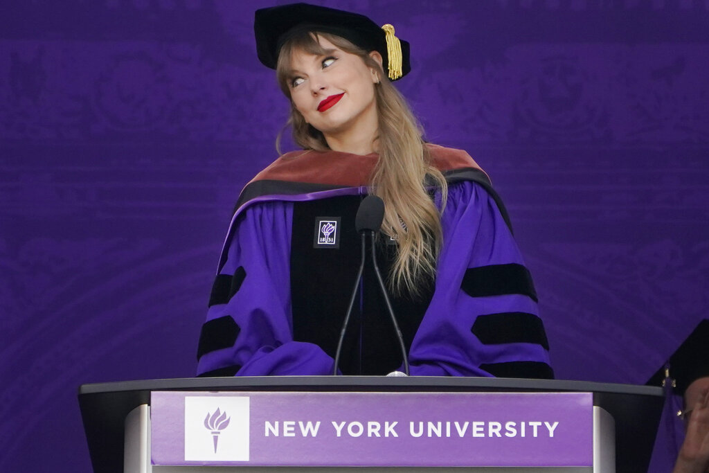 Taylor Swift Gets Honorary Doctorate Degree From New York University ...