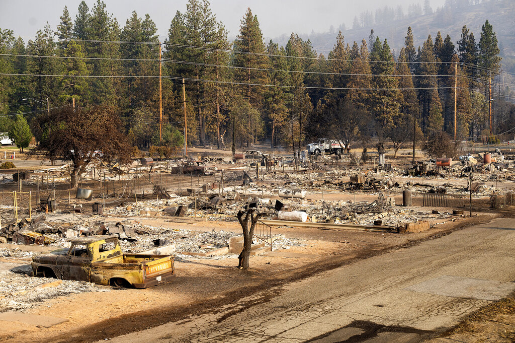 2 Lives Lost In Mill Fire Near Weed, California - Hundreds Of Homes ...