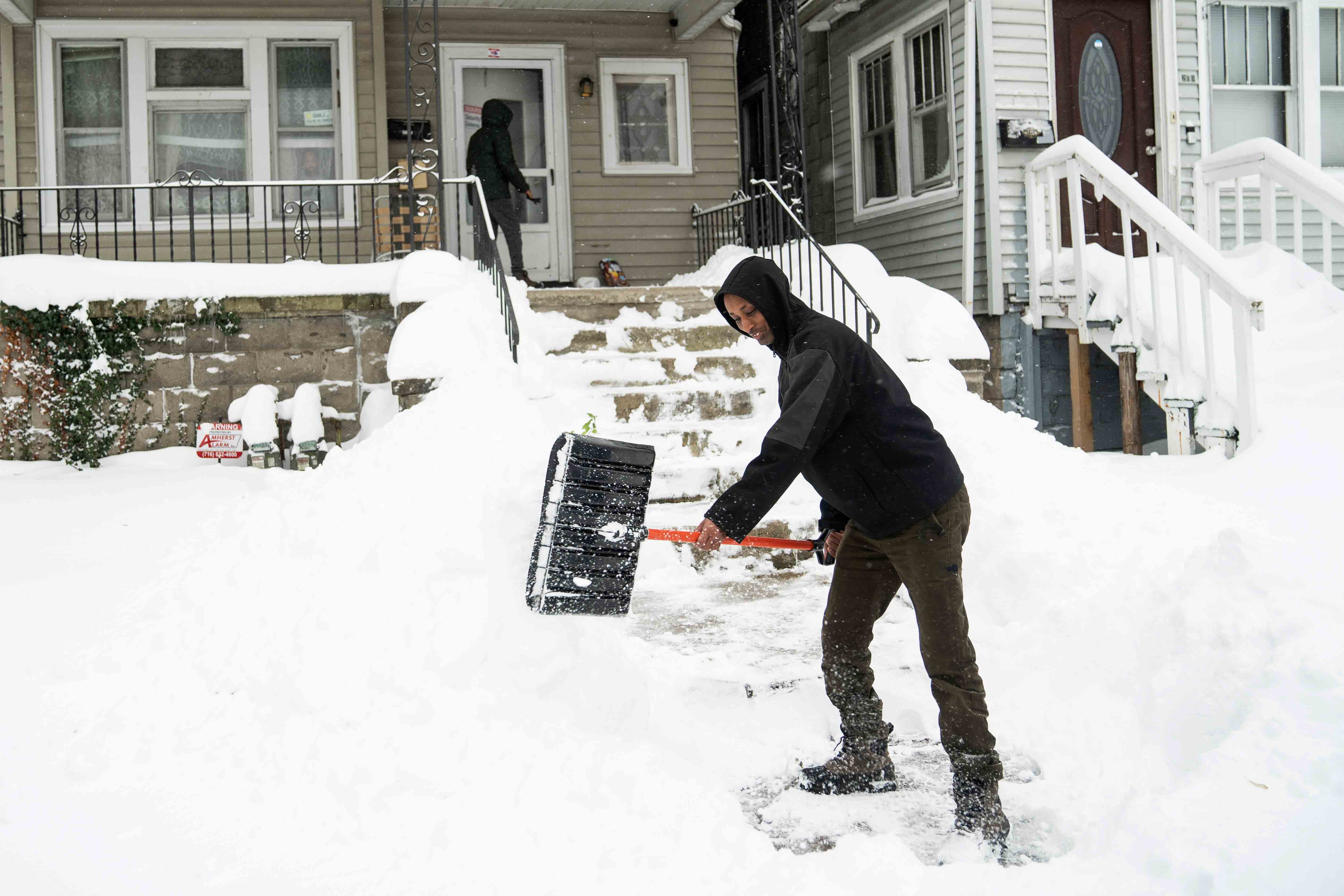 Parts Of New York Dig Out After Historic Snowstorm | Positive ...