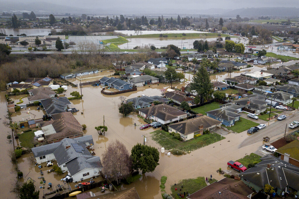 14 Lives Lost, Thousands Evacuated As Rain Swamps California | Positive ...