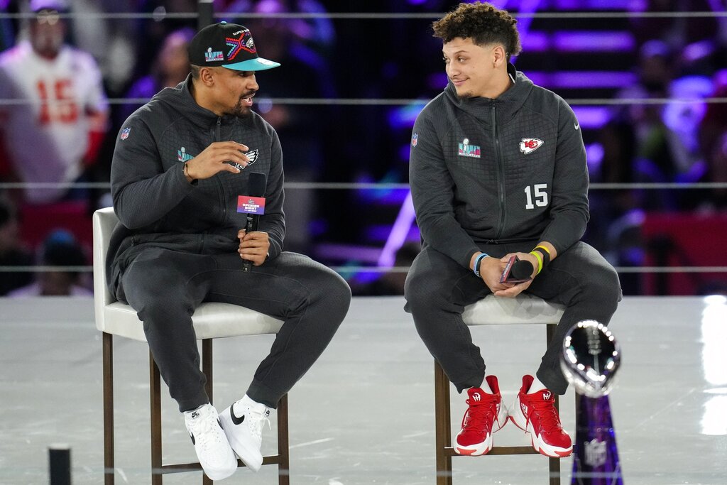 Super Bowl Guide: Where And Who To Watch | Positive Encouraging K-LOVE